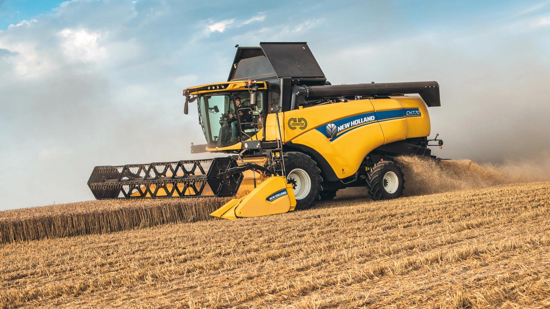 New Holland CR6.90 Combine Harvester Specs