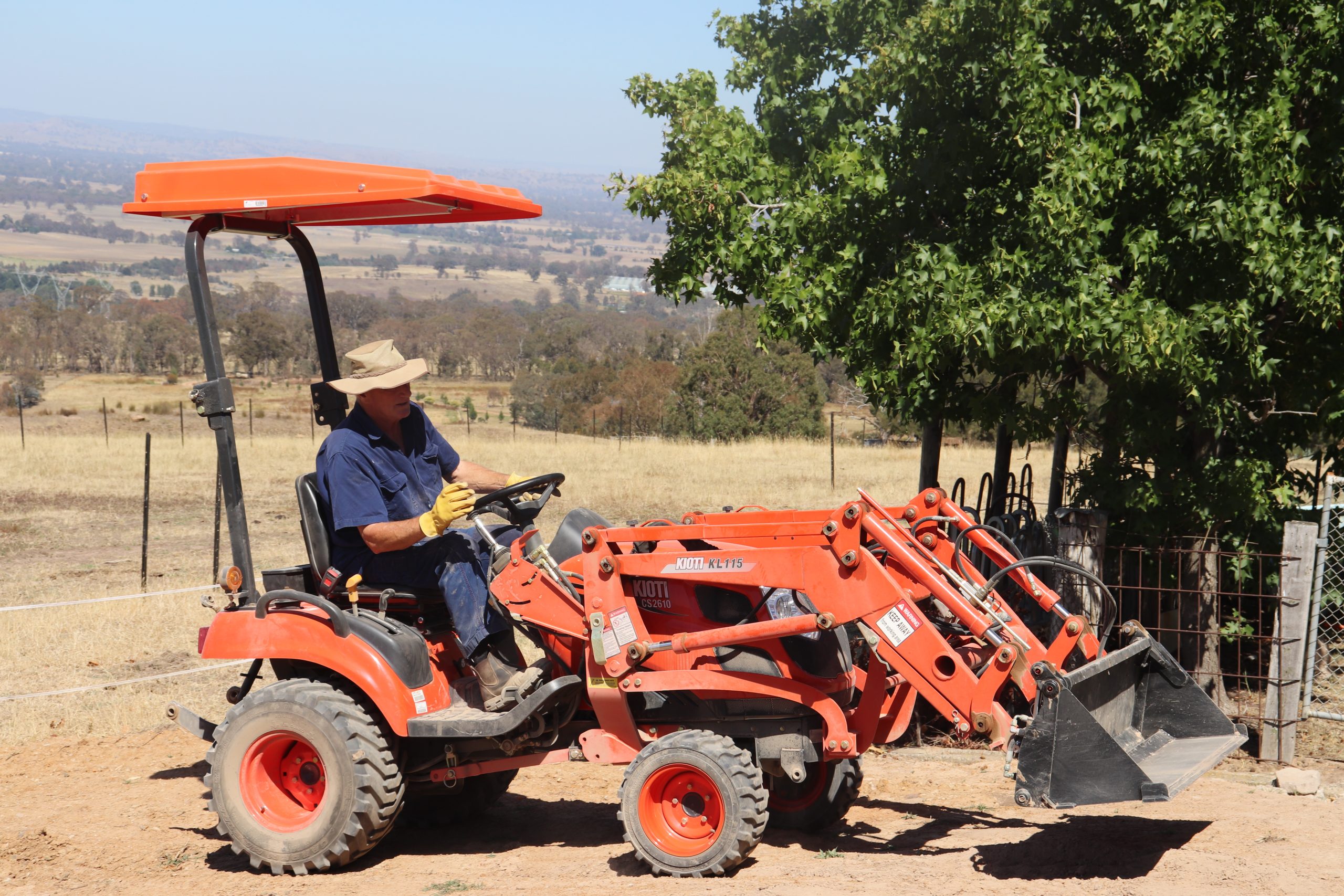 Kioti CS2610 Tractor | AllMachines