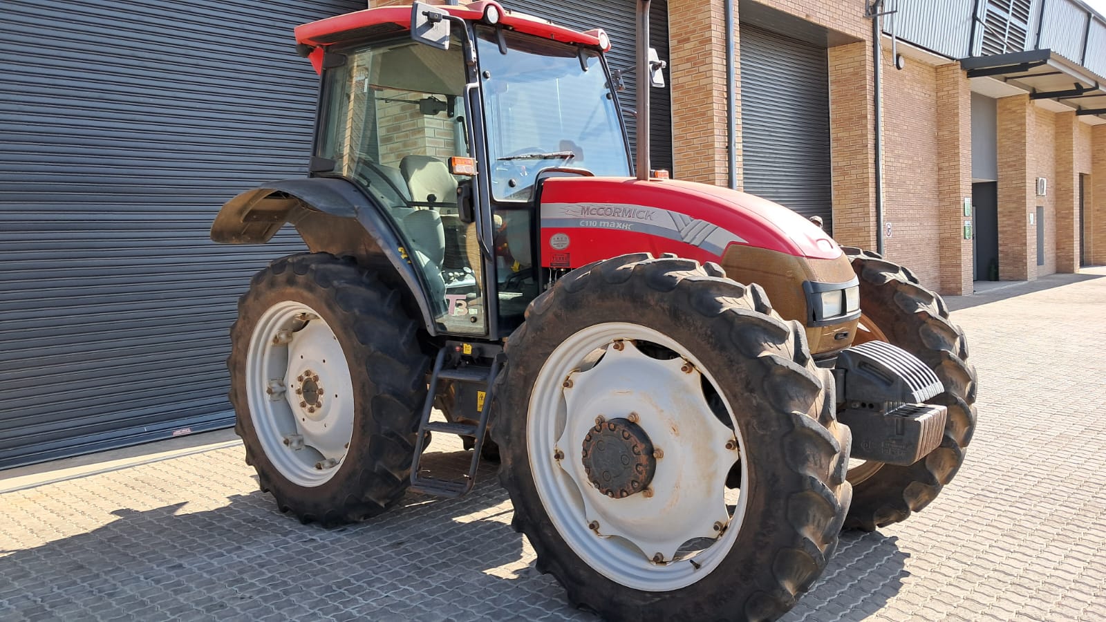 McCormick C110 Max: Attachments, Specs, Price