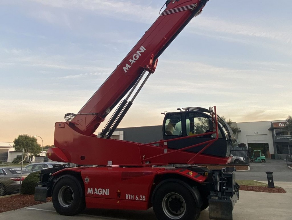Magni RTH 6.35 Telehandler: Specs, Dimensions, Manuals