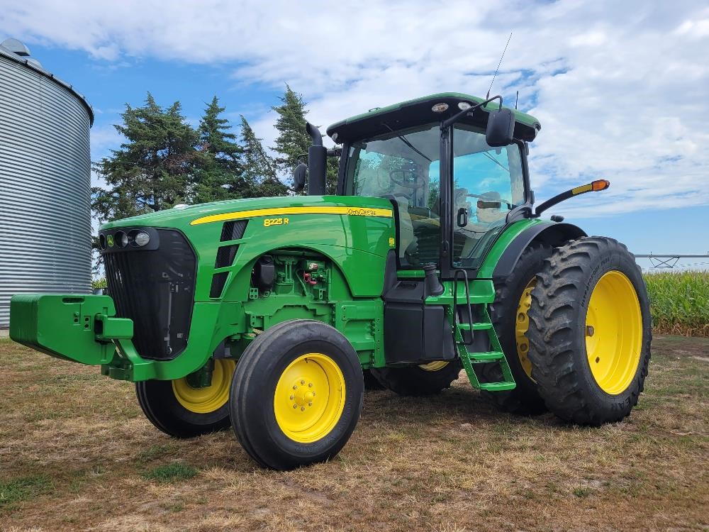 John Deere 8225R: Attachments, Specs, Price | AllMachines