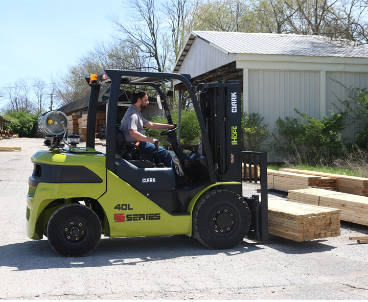 Clark S45L Forklift: Specs & Dimensions | AllMachines