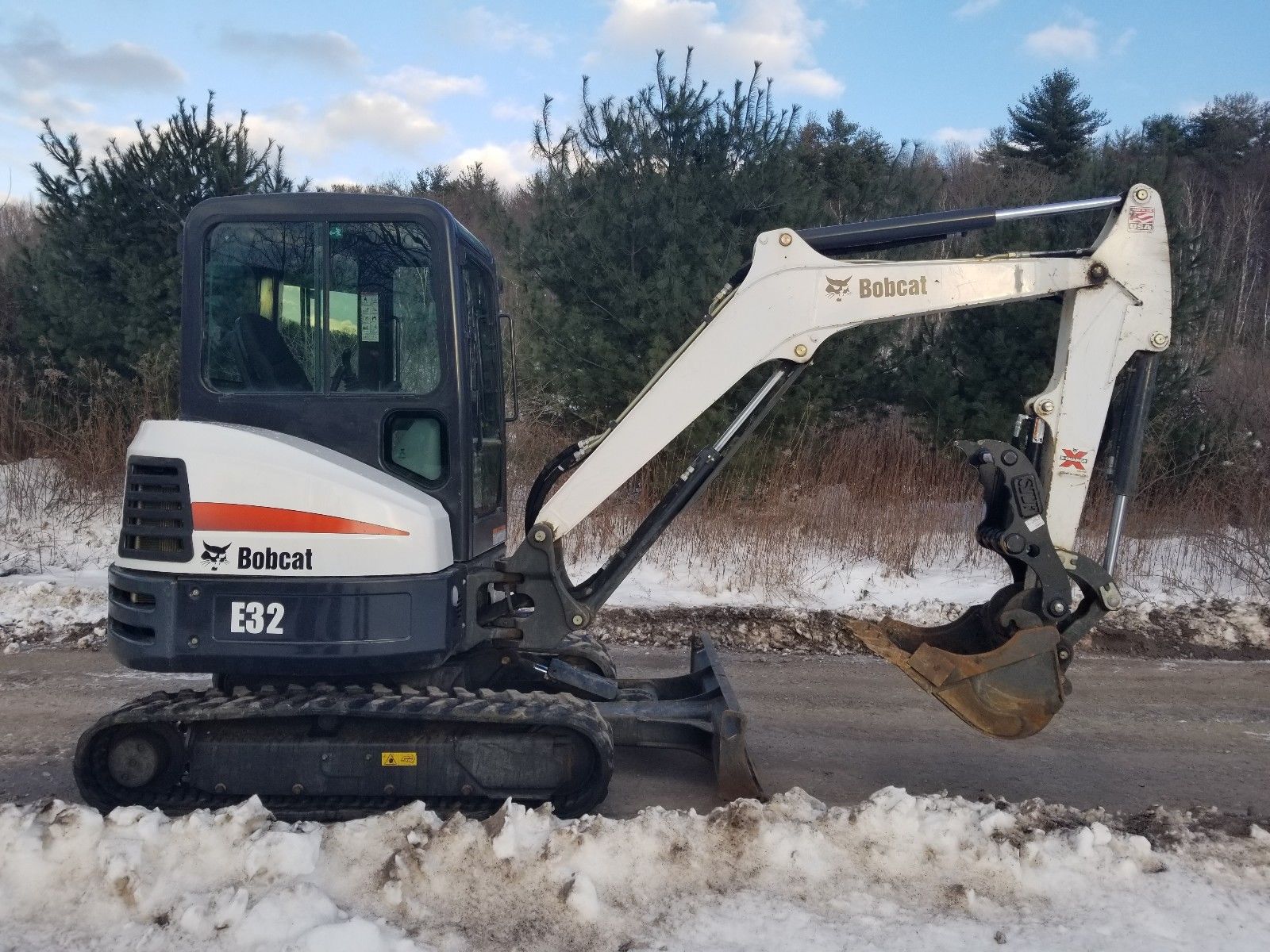 Bobcat E32 (Extendable Arm) Excavator | AllMachines