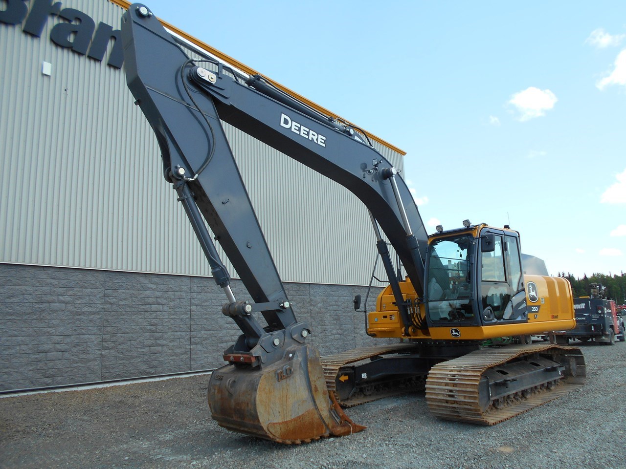 John Deere 250 P-Tier Excavator | AllMachines