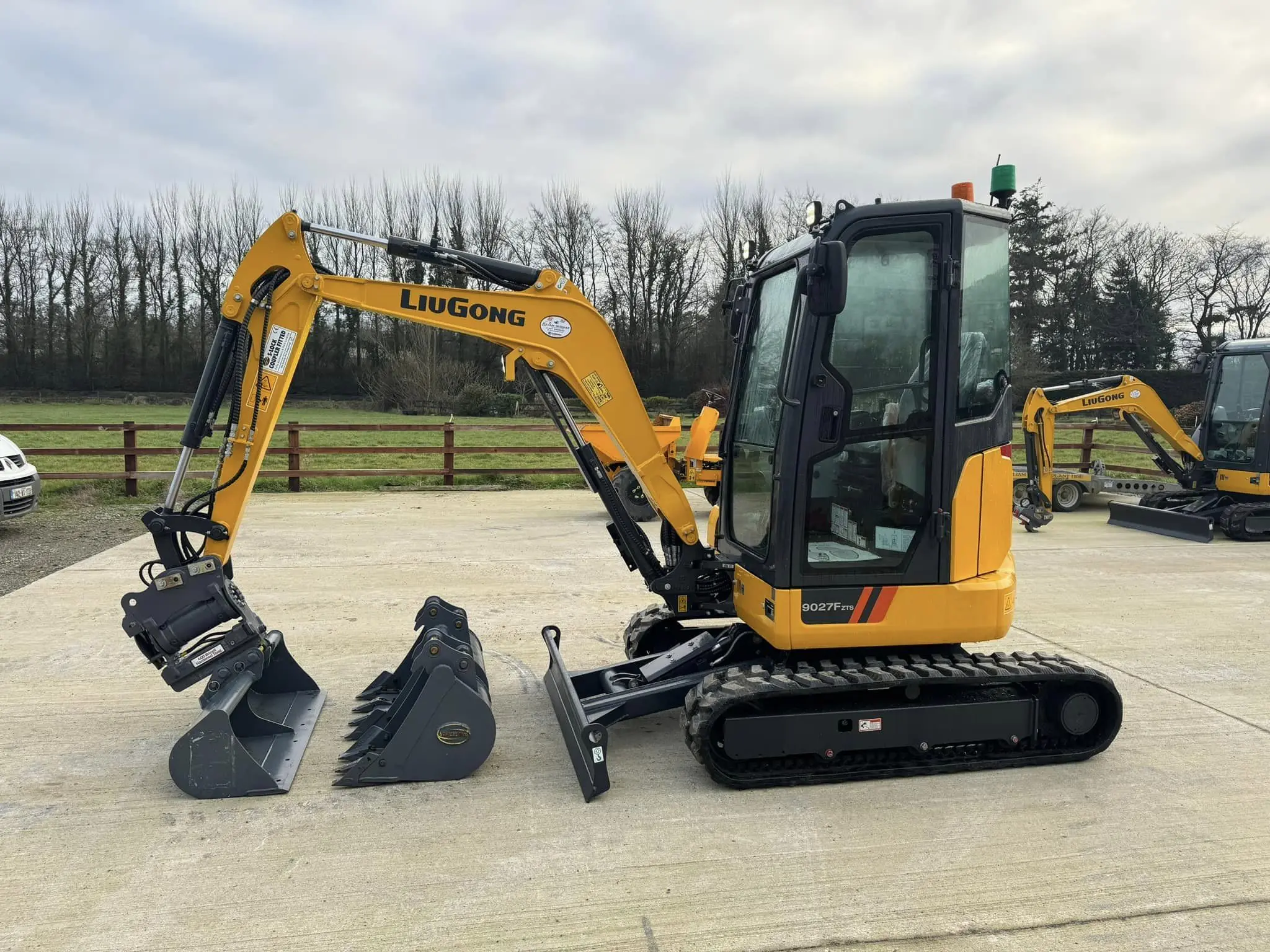 Liugong 9027FZTS Excavator | AllMachines