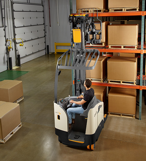 Crown RMD 6095S Reach Truck: Specs, Dimensions, Manuals