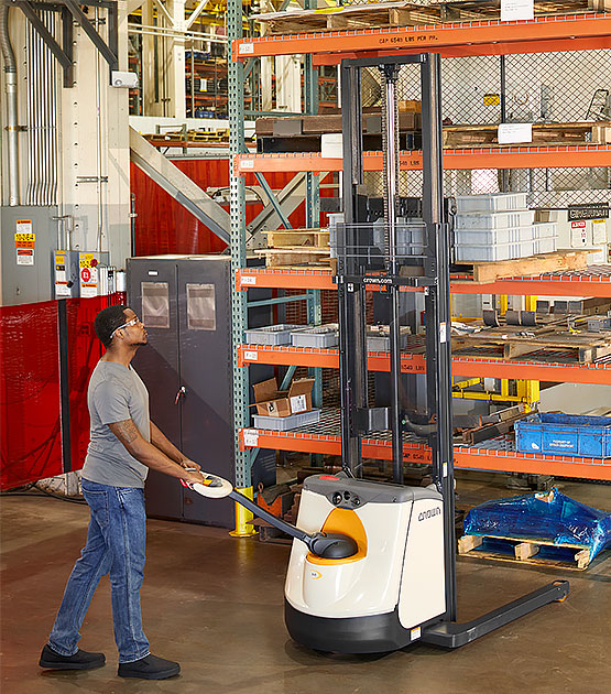 Crown SH 5540-40 Pallet Stacker: Specs Manuals
