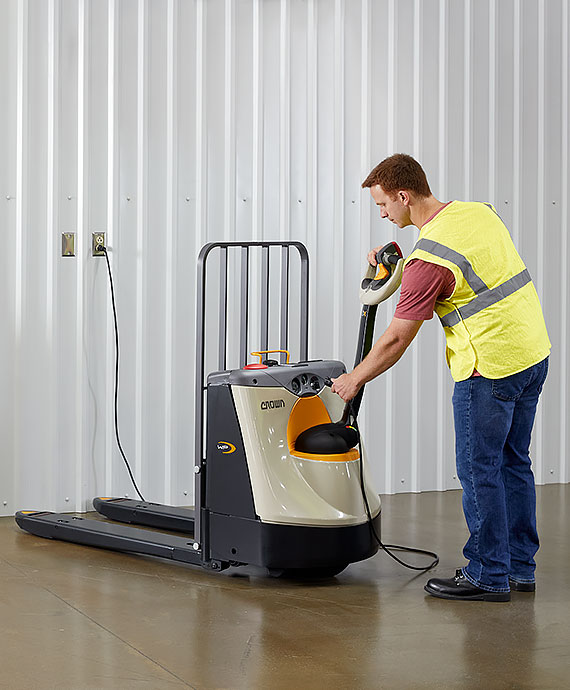 Crown WP 3225 Pallet Jack: Specs, Dimensions, Manuals