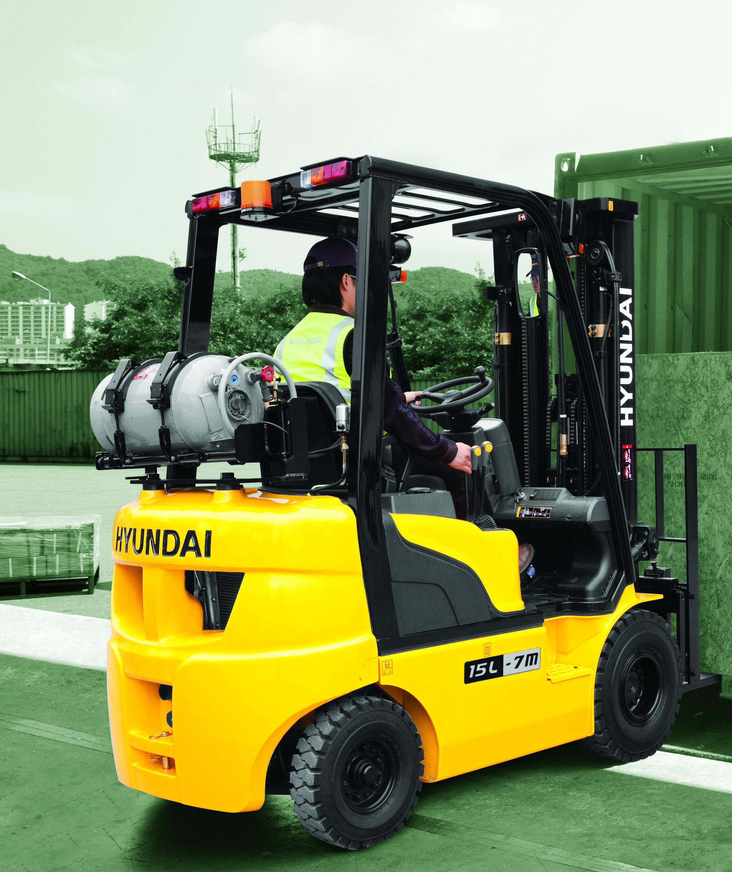 Hyundai 18L-7M Forklift: Specs, Dimensions, Manuals