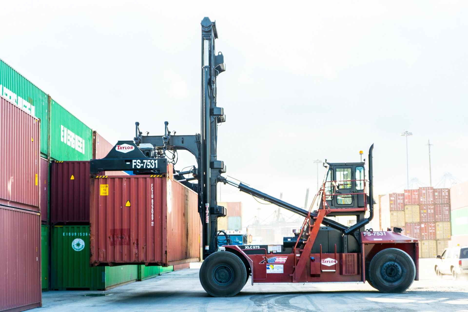 Taylor XLC-976 Container Handler: Specs Manuals