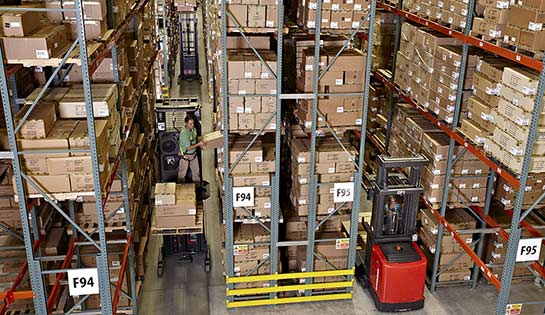 The Raymond Corporation 5600 Order Picker: Specs