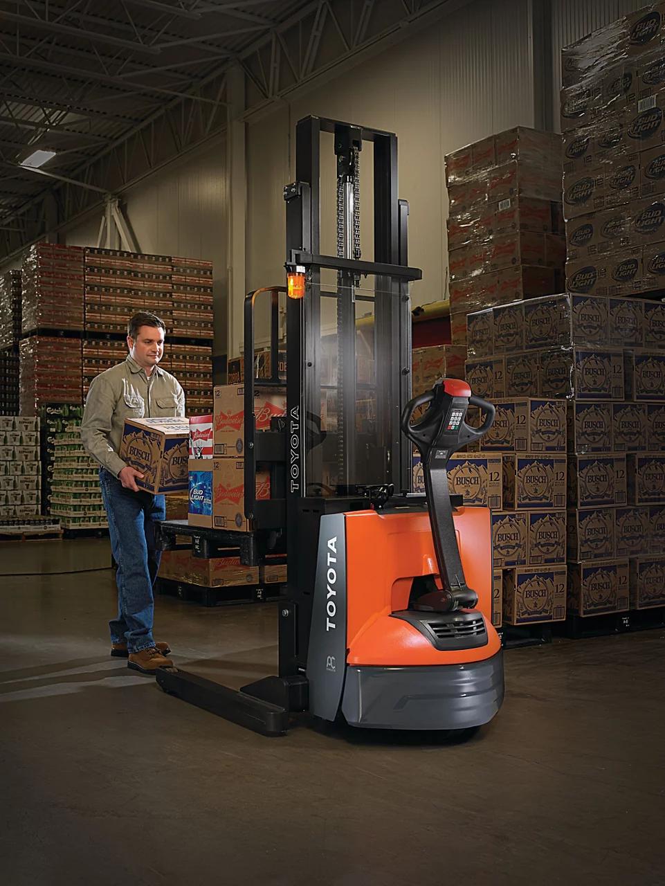 Toyota 8BWS10 Pallet Stacker: Specs Manuals