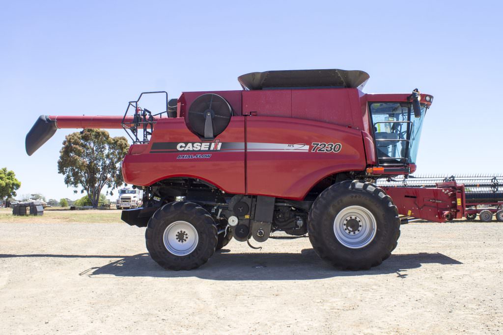 Case IH 7230 Combine Harvester Specs