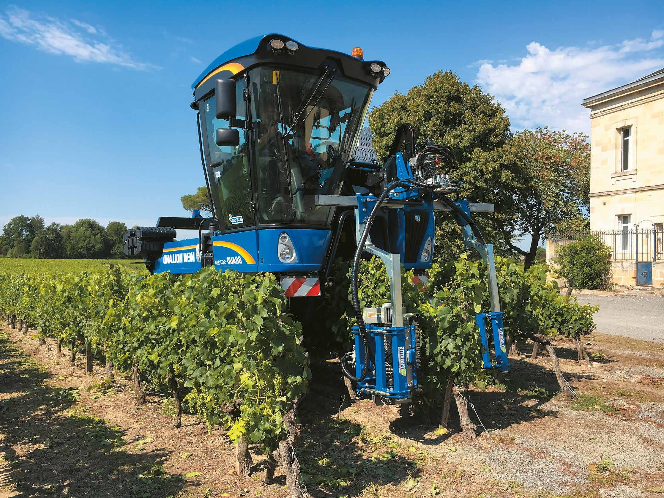 New Holland Braud 9090X – Side Conveyor