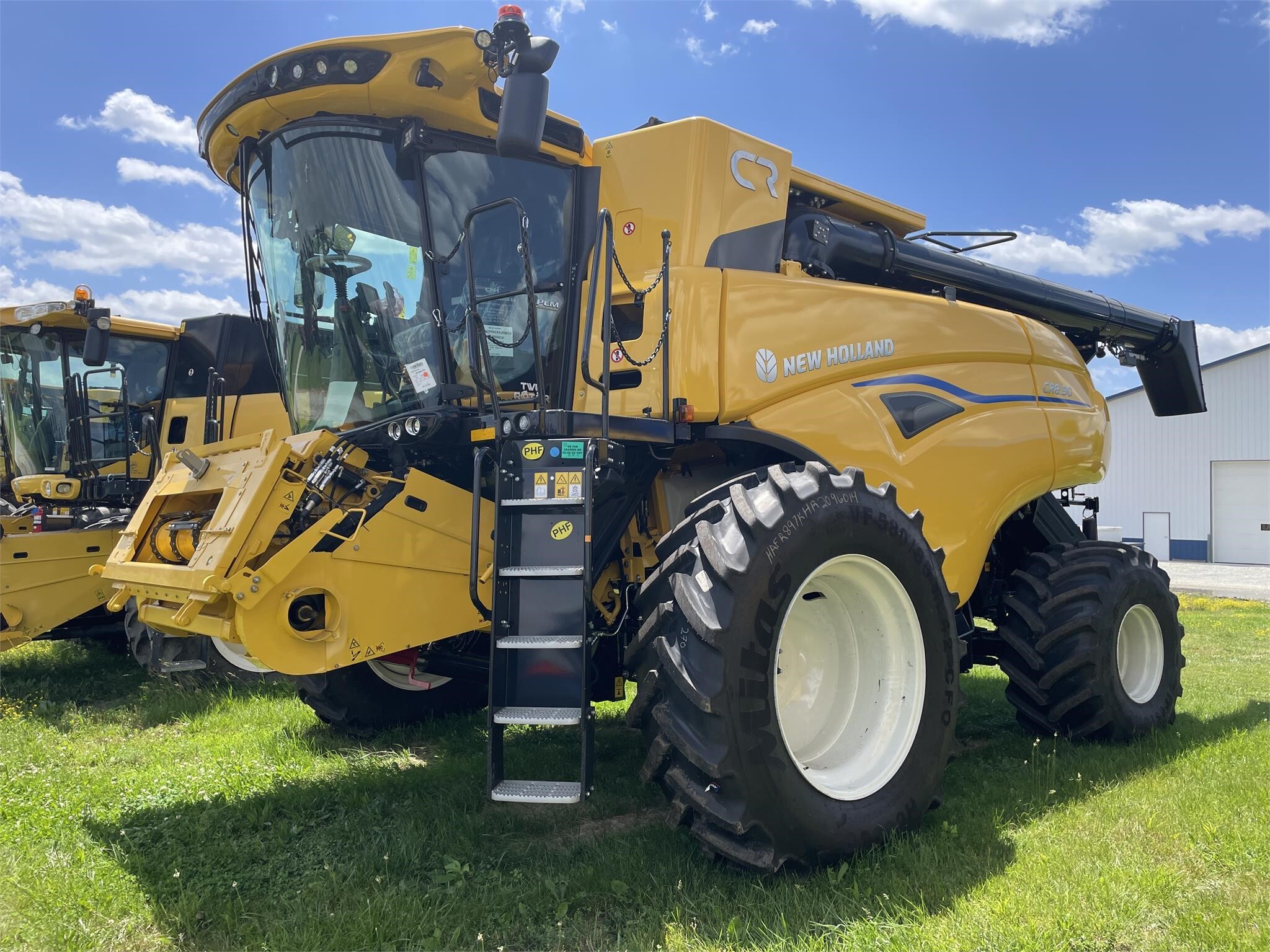 New Holland CR8.90 Opti-Clean Combine Harvester