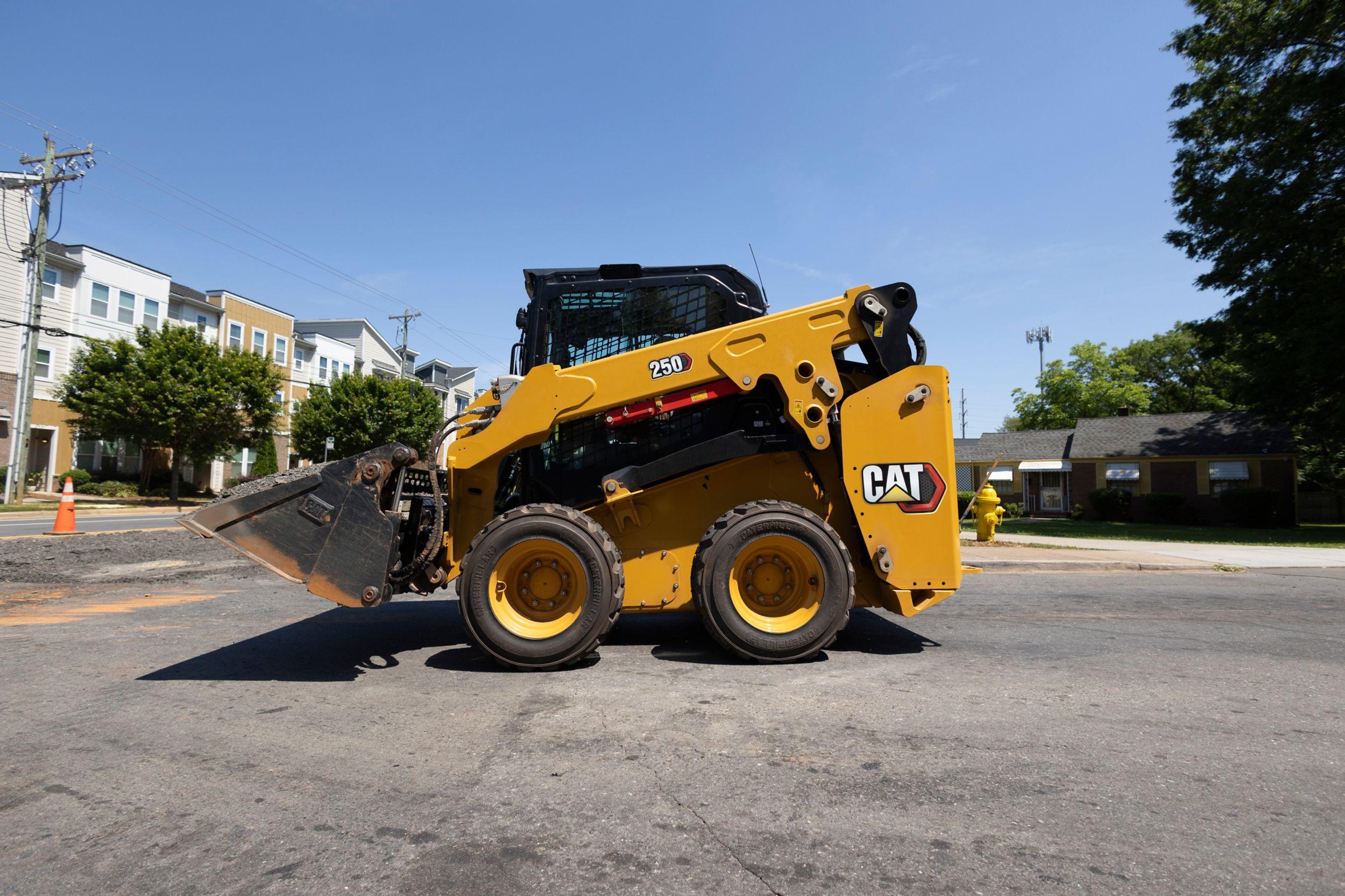 CAT 250 Loader: Specs, Prices and Dealers | AllMachines