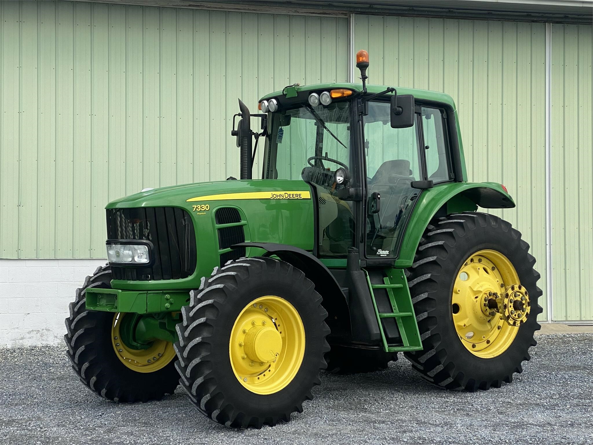 John Deere 7330 Premium: Attachments, Specs, Price