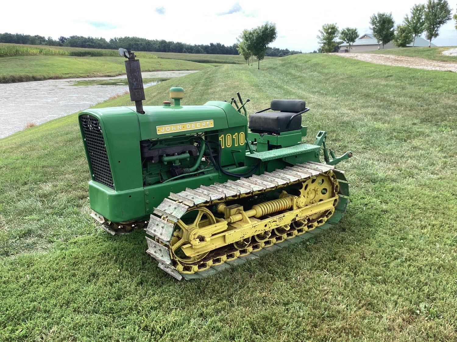 John Deere 1010 Crawler: Attachments, Specs, Price
