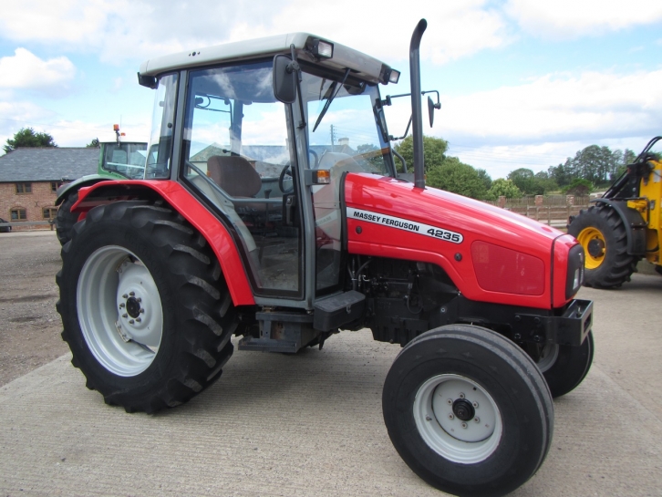 Massey Ferguson 4235: Attachments, Specs, Price