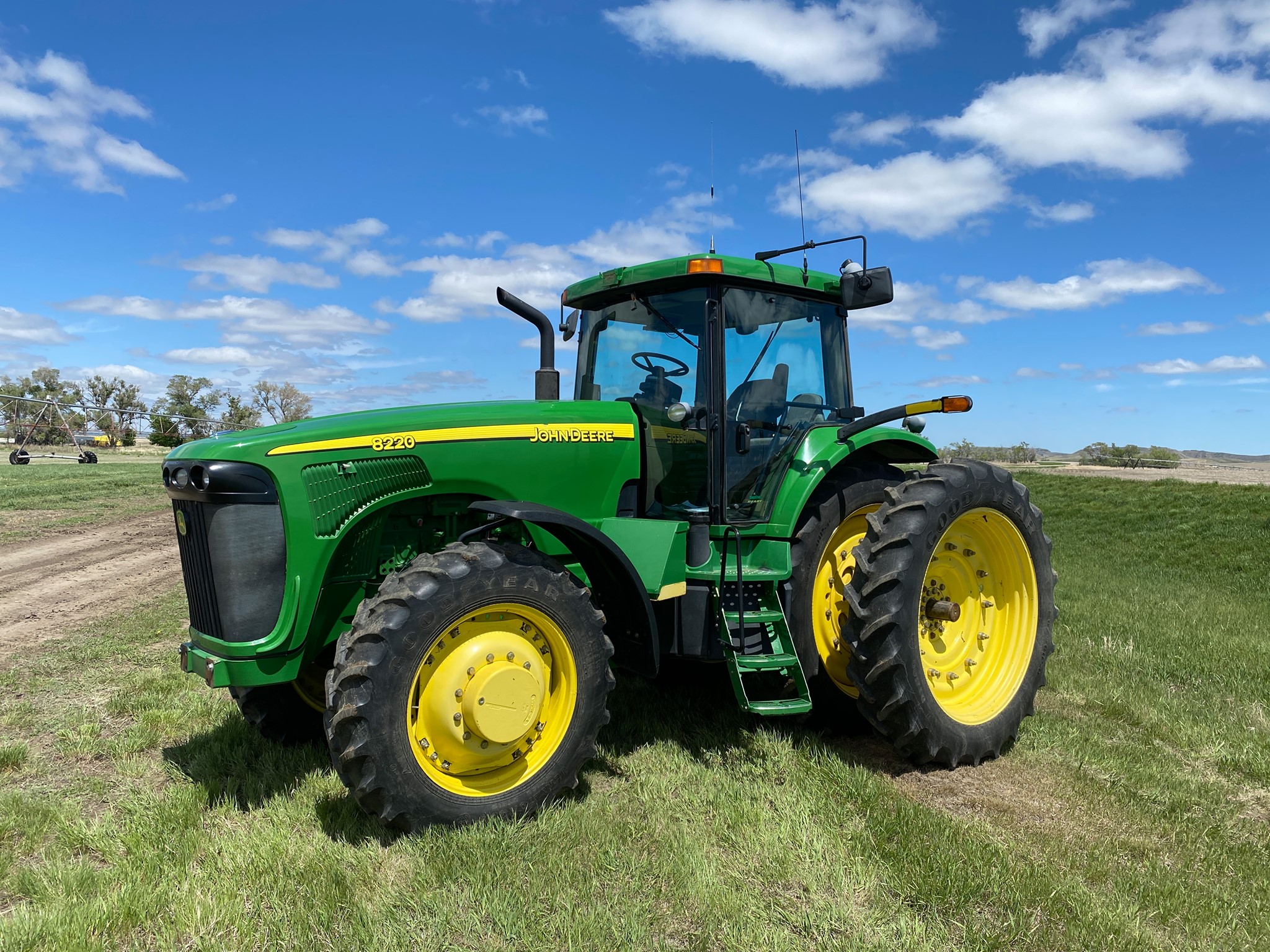 John Deere 8220: Attachments, Specs, Price | AllMachines