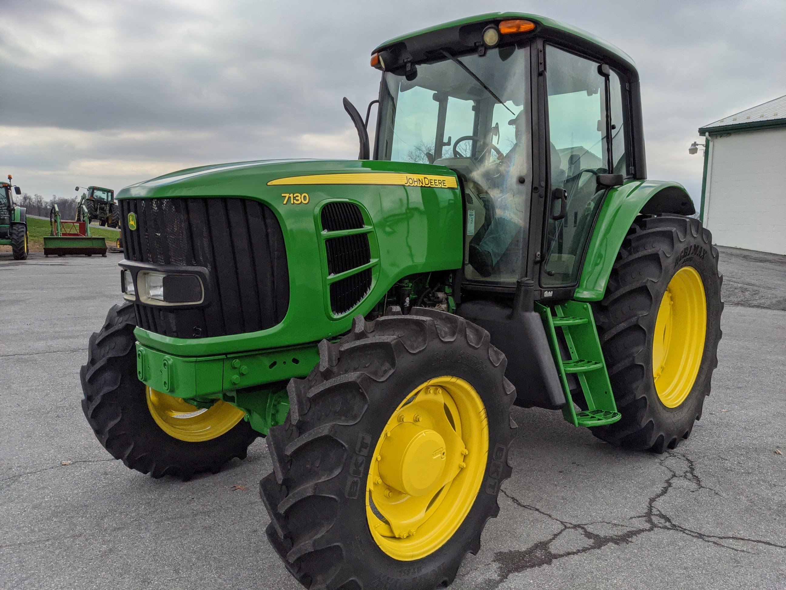 John Deere 7130 Tractor | AllMachines