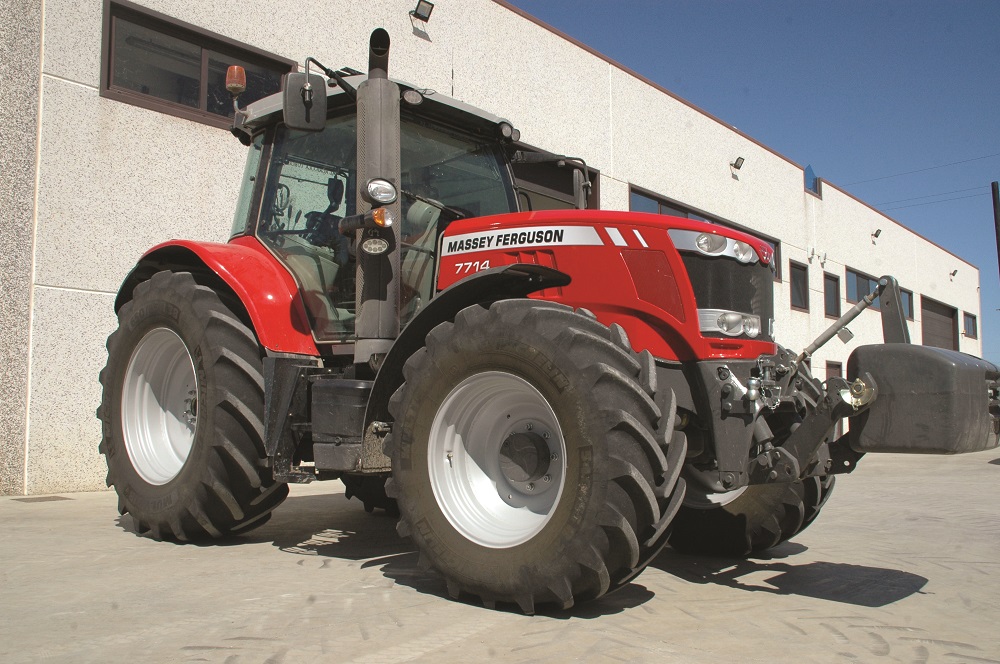 Massey Ferguson 7714: Attachments, Specs, Price