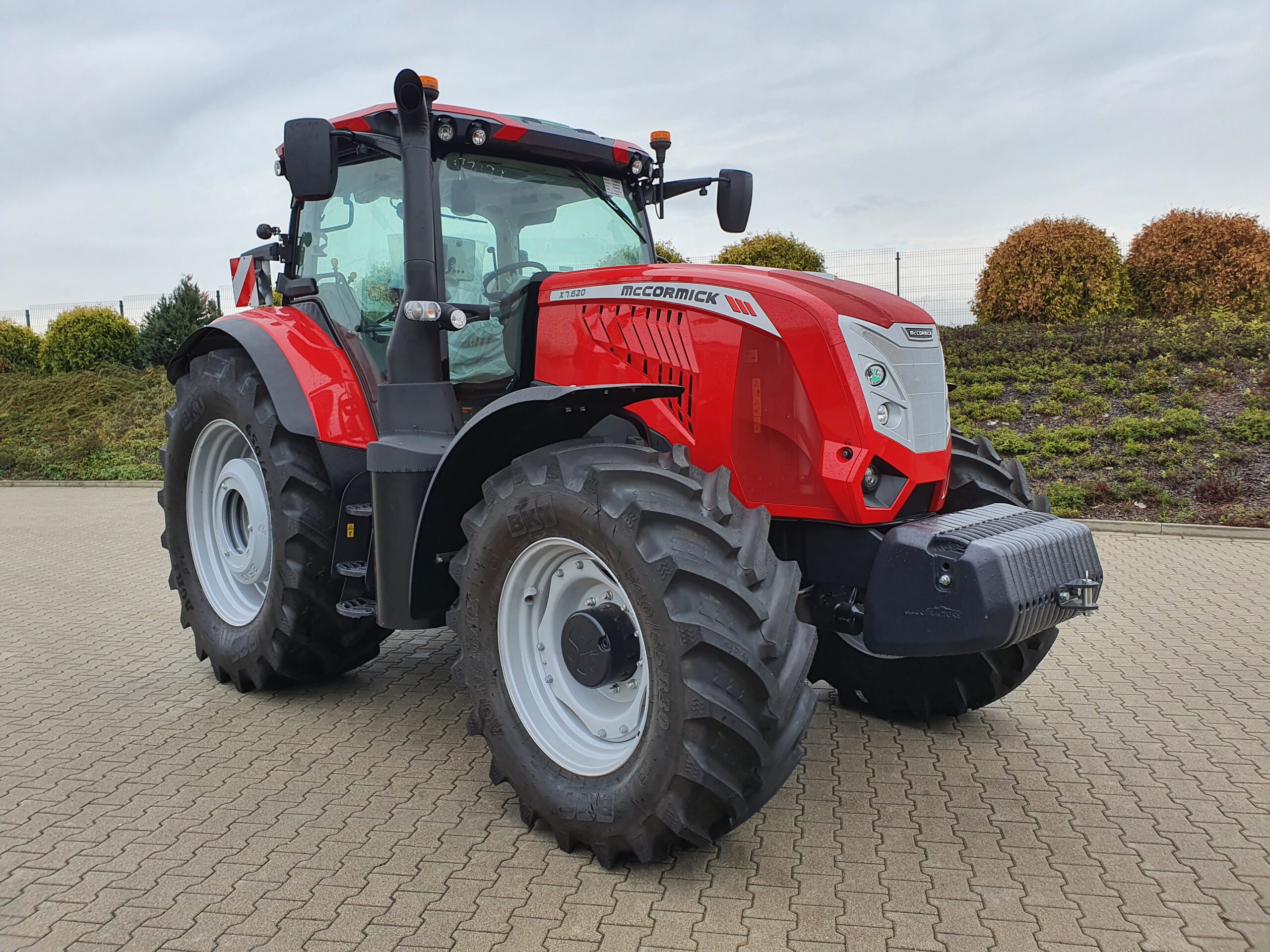 McCormick X7.620: Attachments, Specs, Price | AllMachines