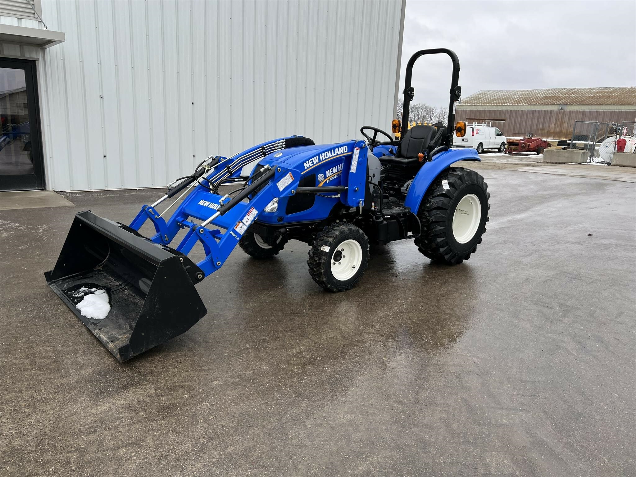 New Holland Boomer 35: Attachments, Specs, Price