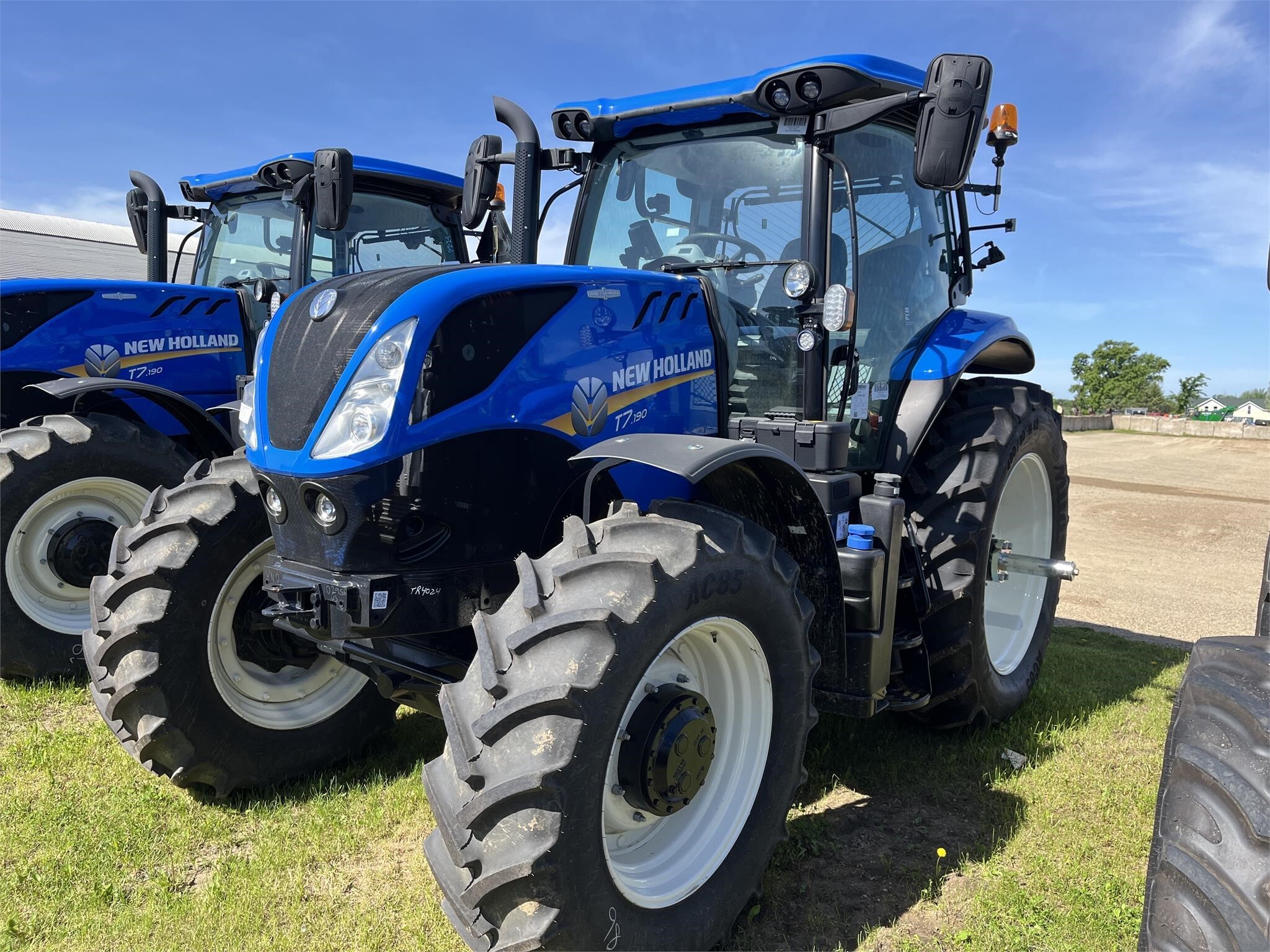 New Holland T7.190 SideWinder II Tractor | AllMachines