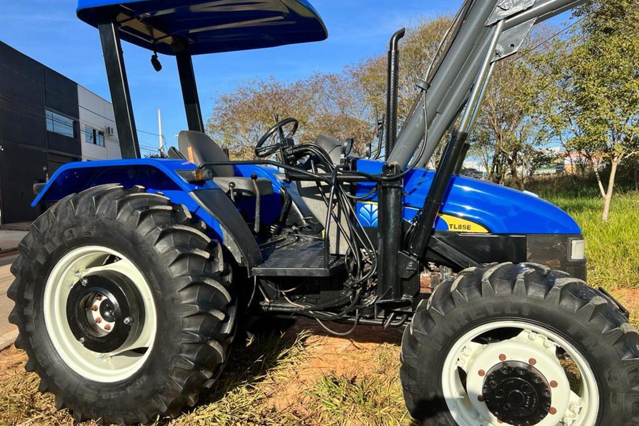 New Holland TL85E Tractor | AllMachines