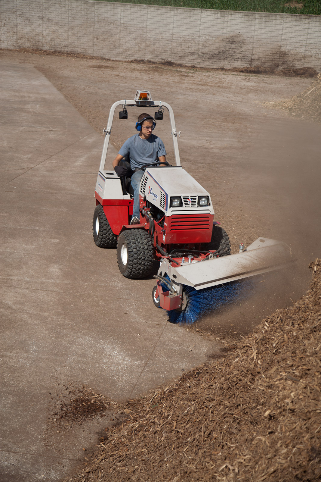Ventrac 4500Y: Attachments, Specs, Price | AllMachines