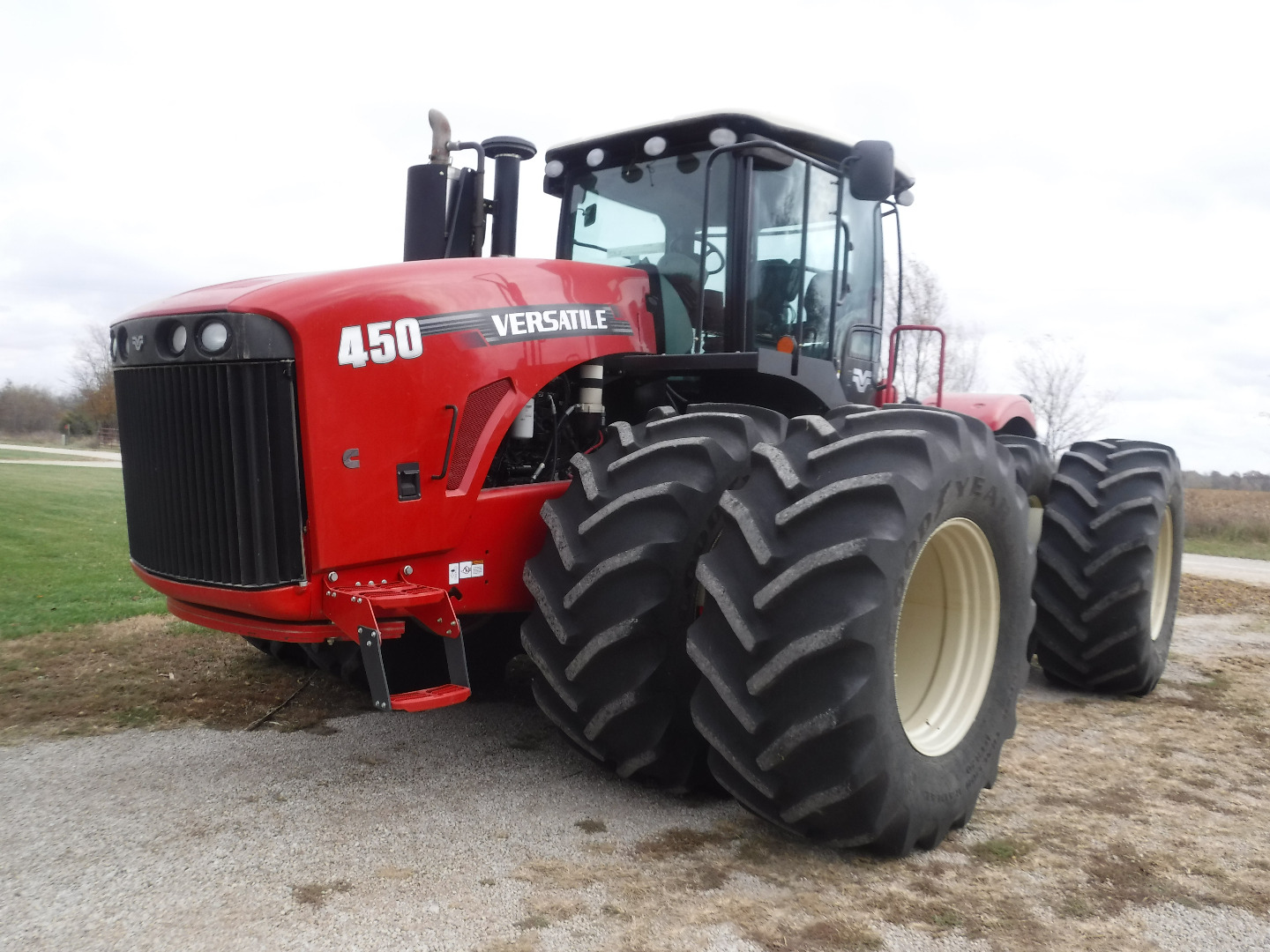 Versatile 450: Attachments, Specs, Price | AllMachines