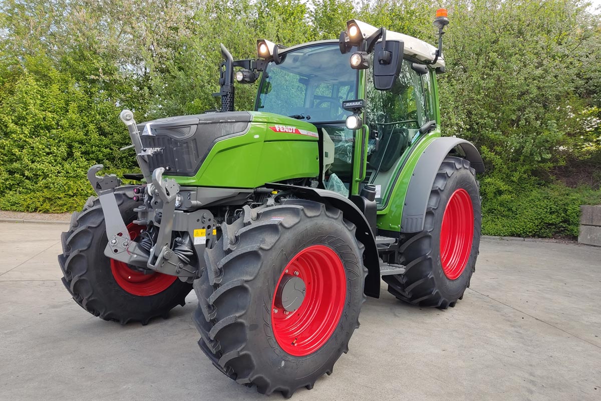 Fendt 211 Vario F: Attachments, Specs, Price | AllMachines