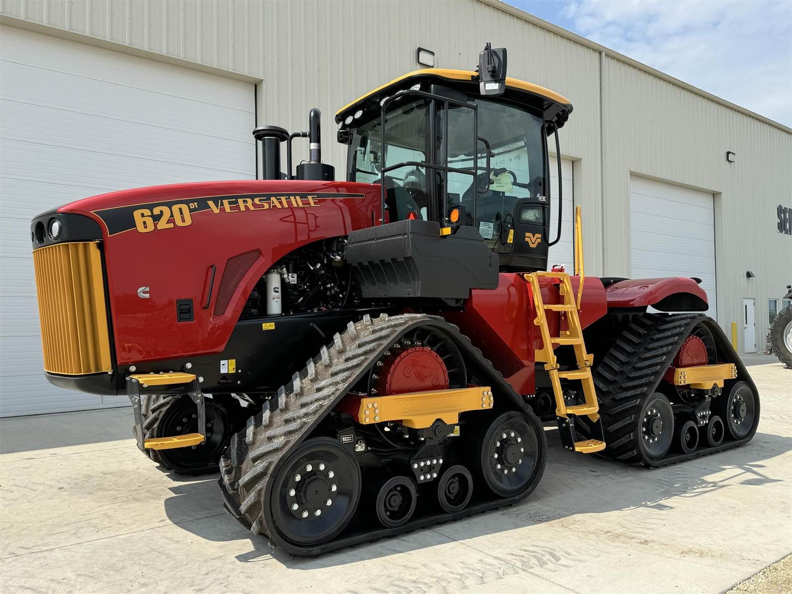 Versatile 620DT: Attachments, Specs, Price | AllMachines