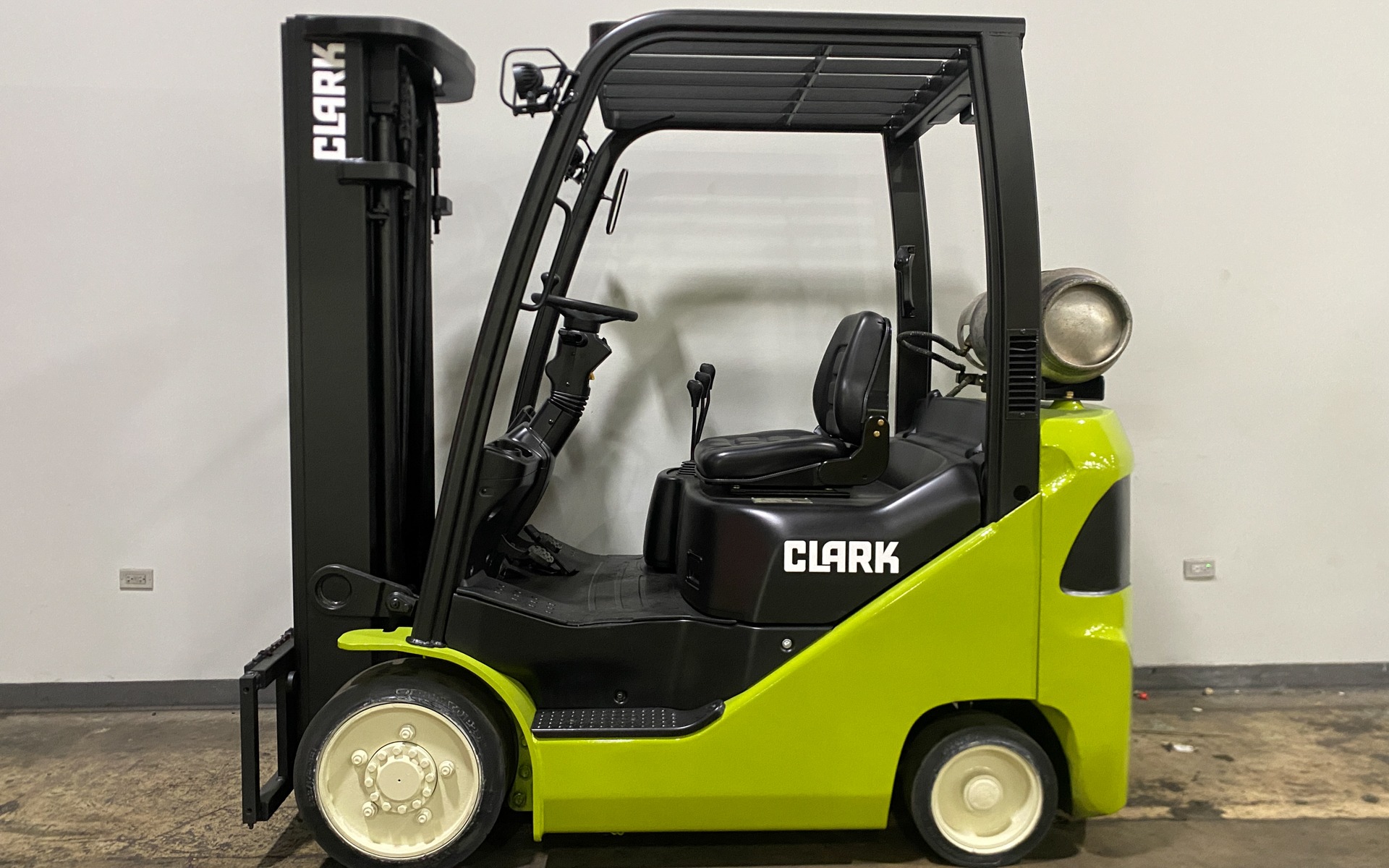 Clark S25CL Forklift: Specs, Dimensions, Manuals