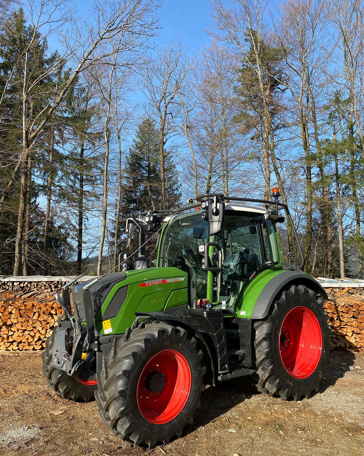Fendt 314 Vario: Attachments, Specs, Price | AllMachines