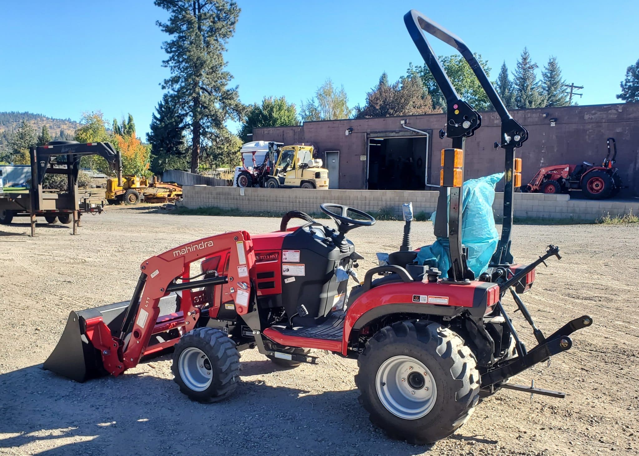 Mahindra 1123 HST Tractor | AllMachines